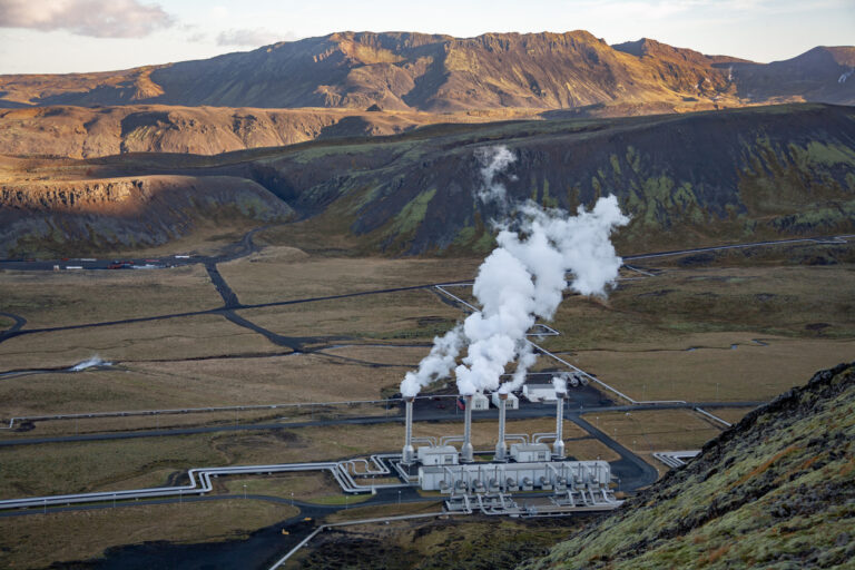 The Wonders Of Iceland: How Volcanoes, Glaciers, And Geothermal Energy ...